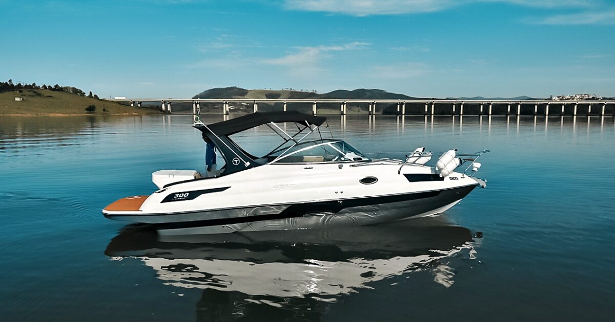 TRITON 300 CLASSIC – TRITON YACHTS